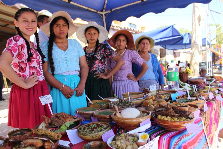 EXITOSA FERIA DE LA ÑAWPA MANKA MIKHUNA CONCENTRÓ A MÁS DE 70 ...
